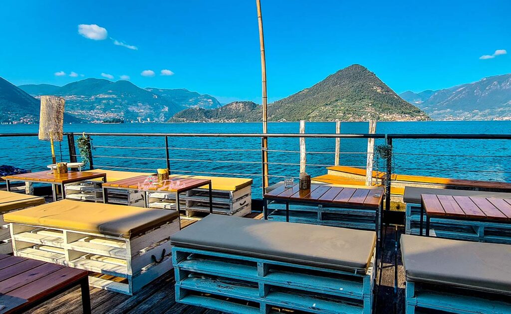 Darsena 21: aperitivo sul pontile vista Lago d'Iseo - Viaggiare Degustando